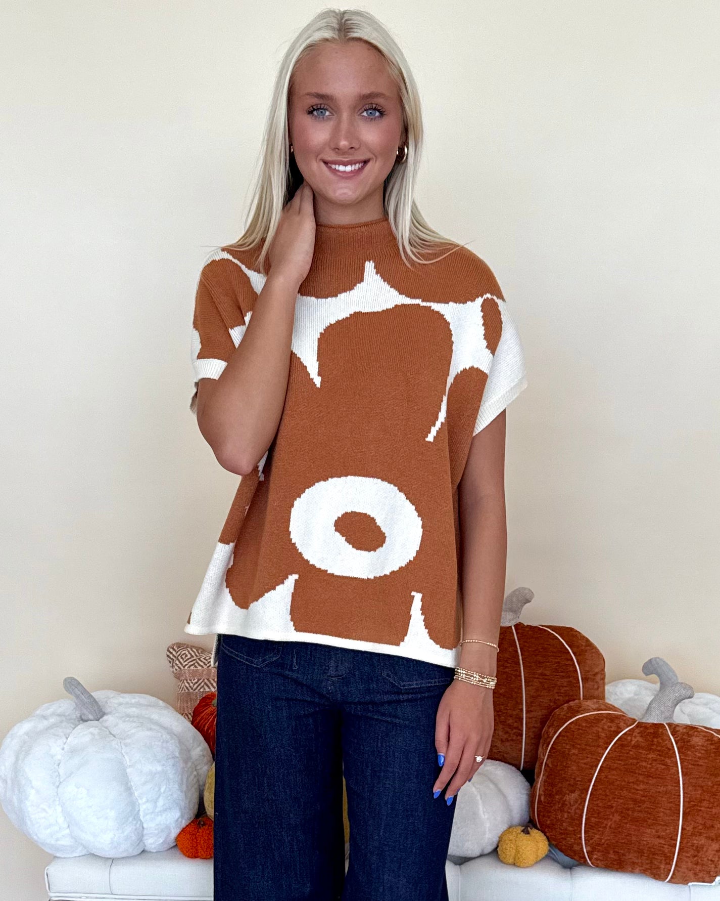 Full Heart Toffee/Off White Flower Sweater